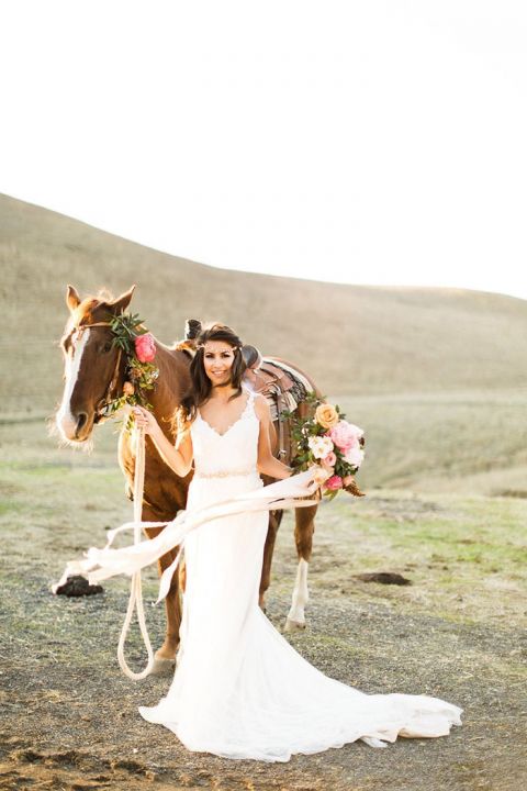 Rustic Glam Ranch Wedding Inspiration - Hey Wedding Lady