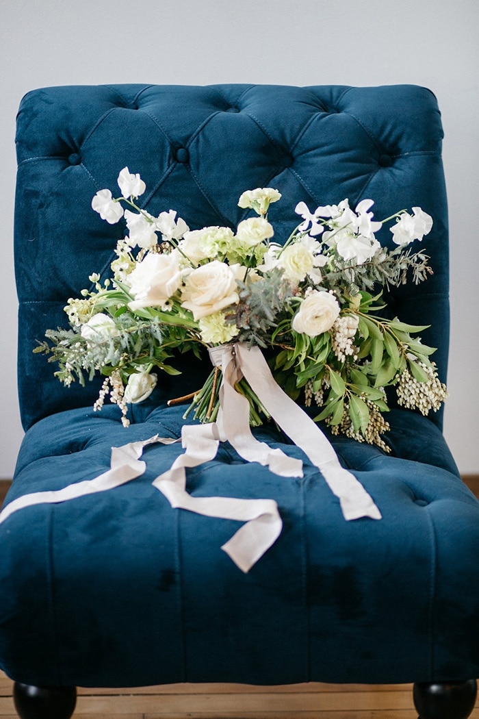 Simplicity Chic Wedding with Organic Florals - Hey Wedding Lady