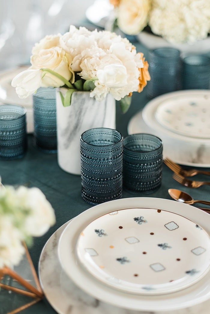 Modern Marble and Metallic Wedding Decor - Hey Wedding Lady