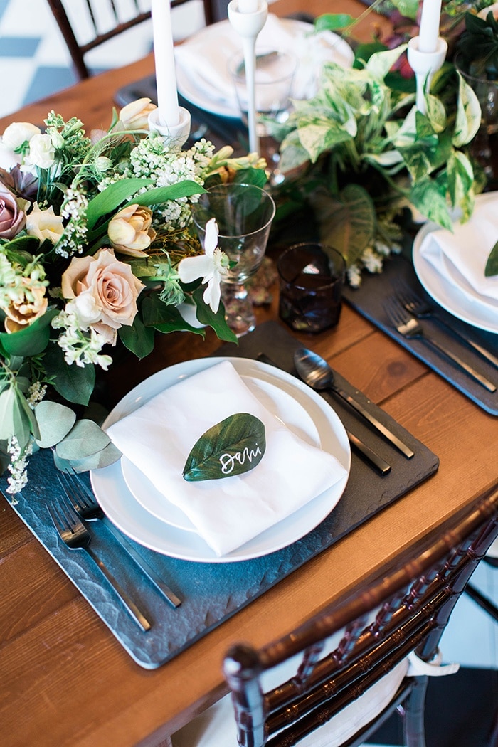 Modern Greenery Decor for an Organic Wedding - Hey Wedding Lady