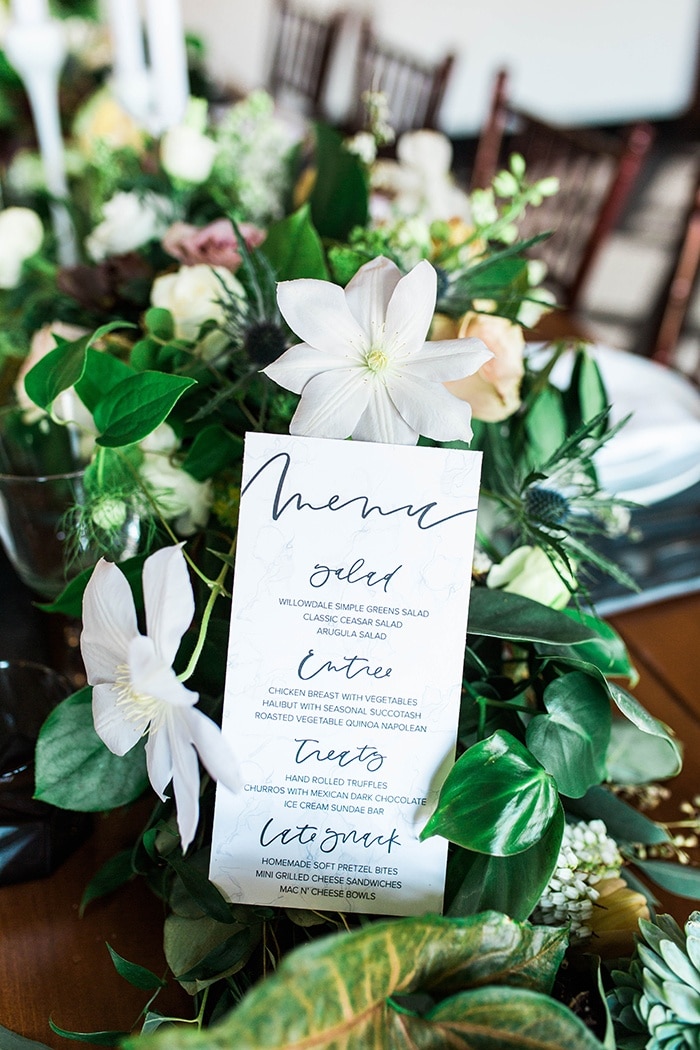 Modern Greenery Decor for an Organic Wedding - Hey Wedding Lady