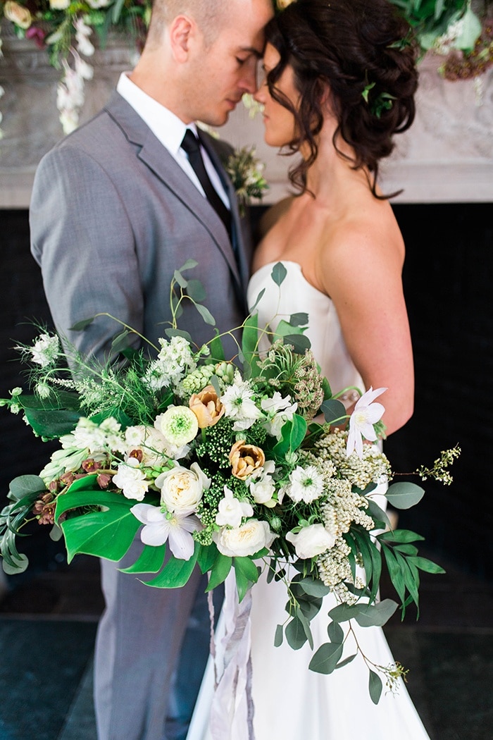 Modern Greenery Decor for an Organic Wedding - Hey Wedding Lady