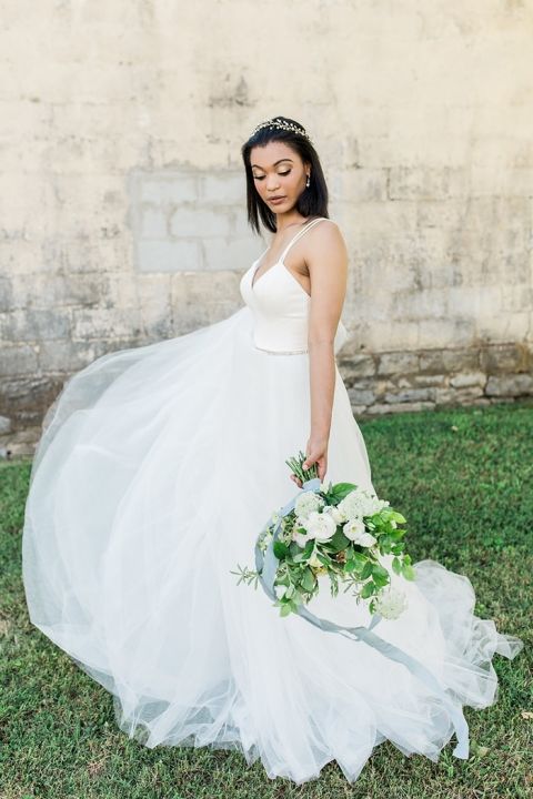 Timeless Beauty with Fresh Bridal Style - Hey Wedding Lady