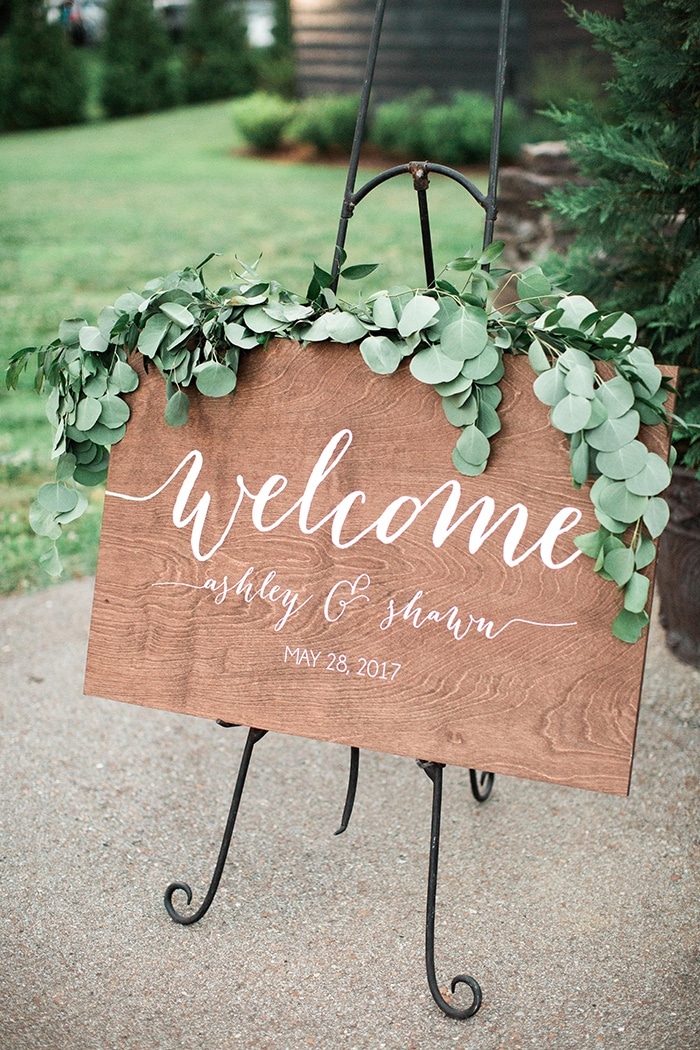 Timeless Modern Wedding with Rustic Chic Style - Hey Wedding Lady