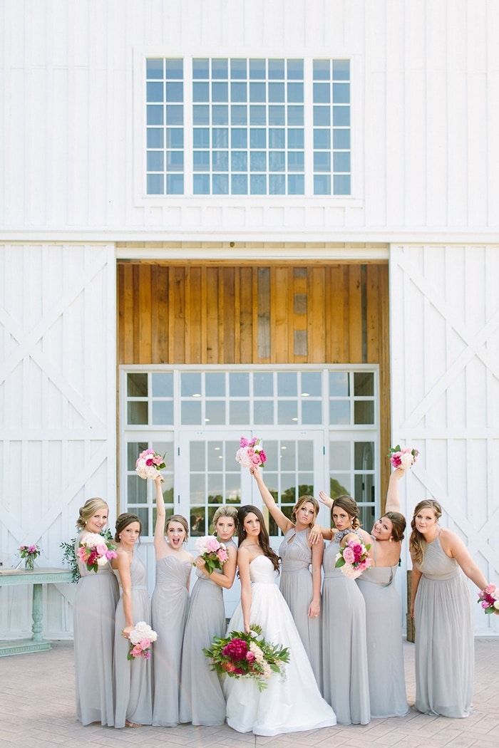 Colorful Chic Barn Wedding in Texas - Hey Wedding Lady
