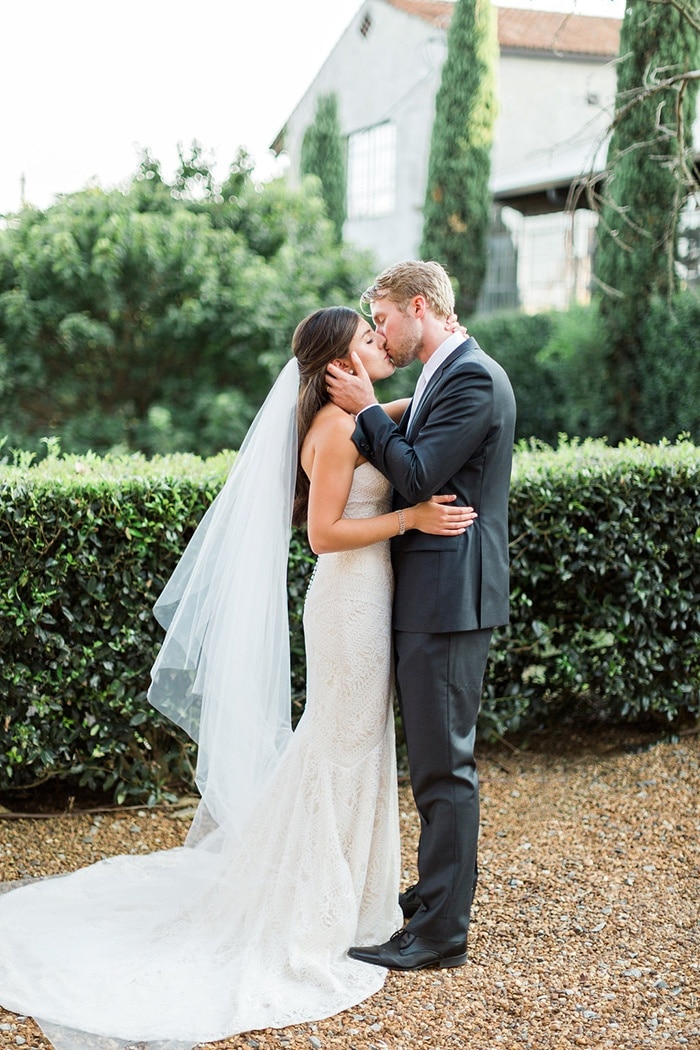 Earthy and Organic Wedding Style with Modern Greenery - Hey Wedding Lady