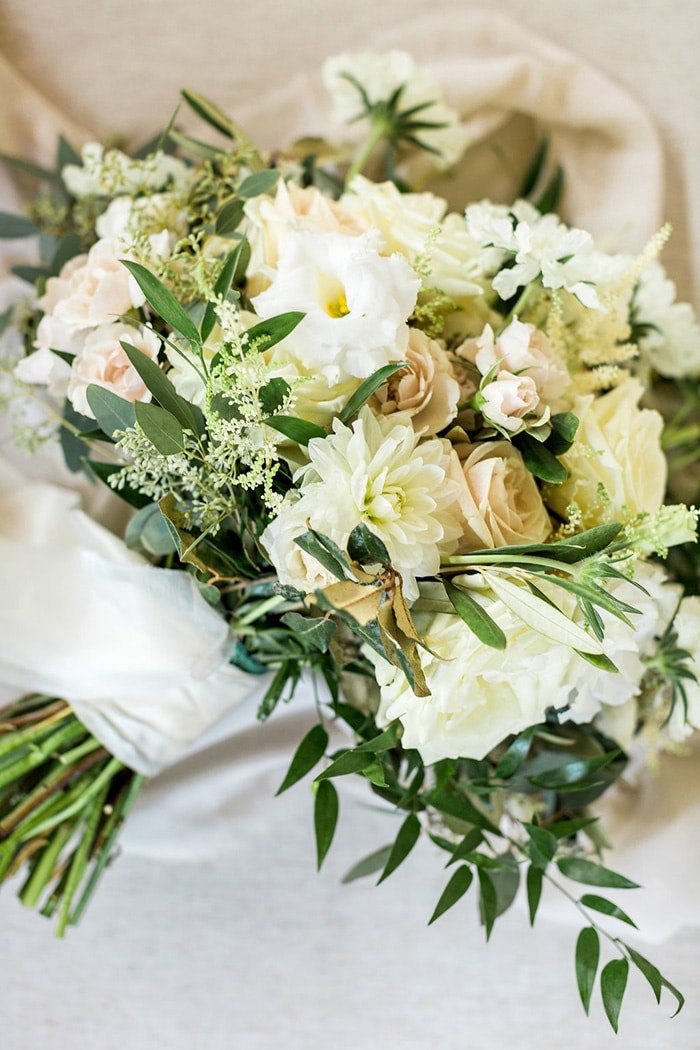 Earthy and Organic Wedding Style with Modern Greenery - Hey Wedding Lady