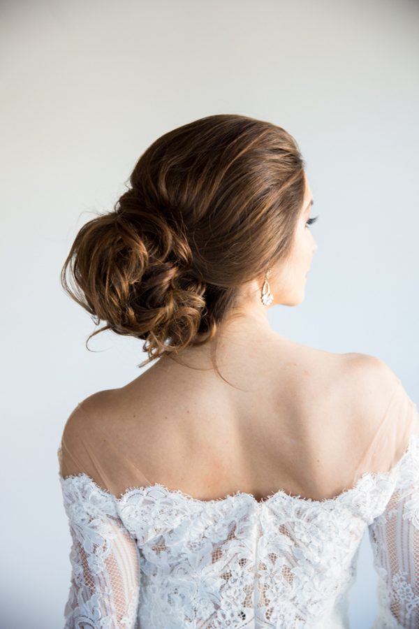 Ultra Violet Meets Timeless Wedding Style - Hey Wedding Lady