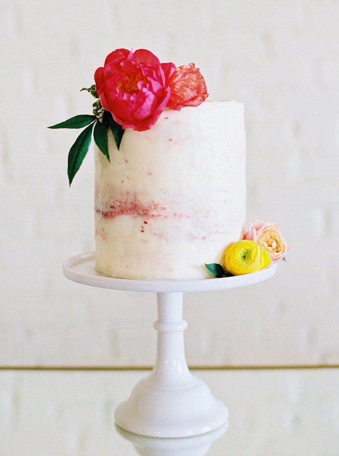 Romantic Modern Wedding Day Style - Hey Wedding Lady