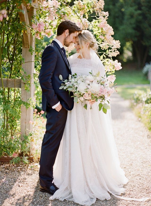 British Wedding Style with Country Garden Charm - Hey Wedding Lady