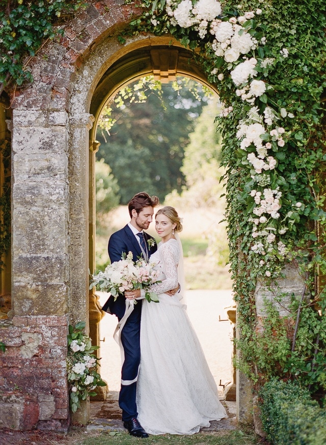 British Wedding Style with Country Garden Charm - Hey Wedding Lady