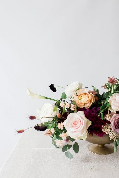 Artistic Floral Design with Modern Bridal Style - Hey Wedding Lady