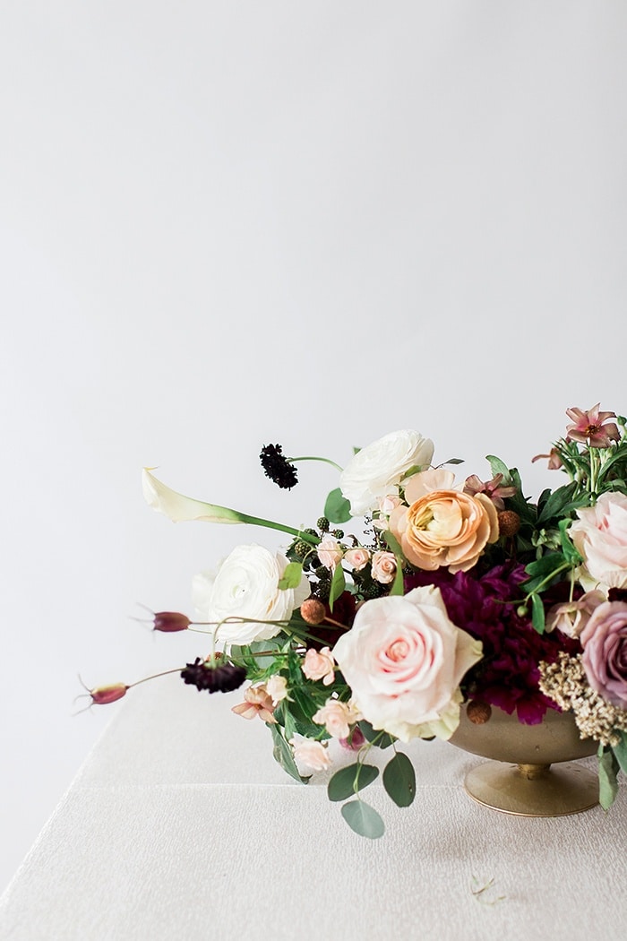 Artistic Floral Design with Modern Bridal Style - Hey Wedding Lady