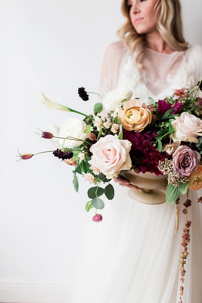Artistic Floral Design with Modern Bridal Style - Hey Wedding Lady