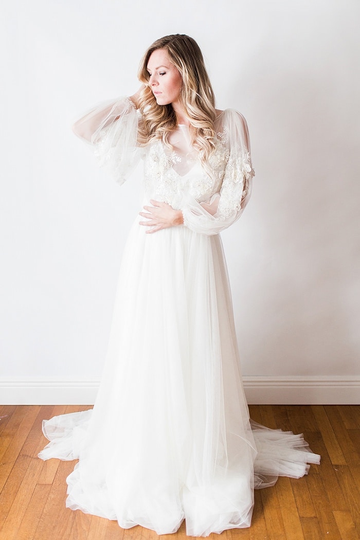 Artistic Floral Design with Modern Bridal Style - Hey Wedding Lady