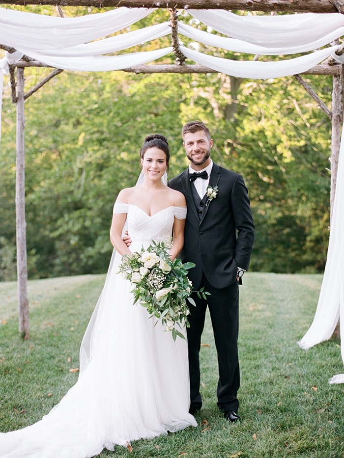 Country Manor Wedding with Clean and Classic Style - Hey Wedding Lady