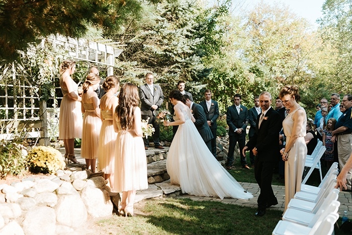 The Rustic Wedding Style of Your Dreams - Hey Wedding Lady