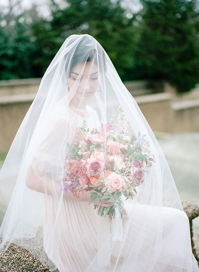 The Perfect Fall Bouquet with Timeless Veil Portraits - Hey Wedding Lady