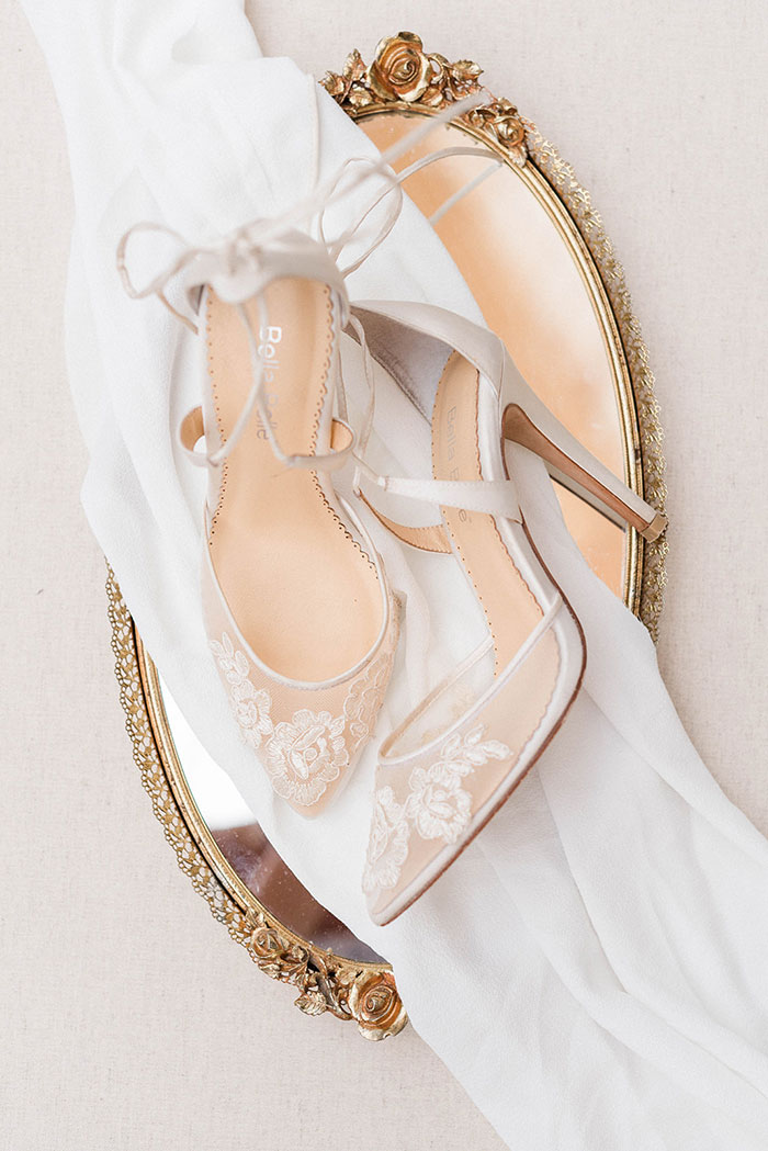 Barn Chic Romance for a Midwestern Wedding - Hey Wedding Lady