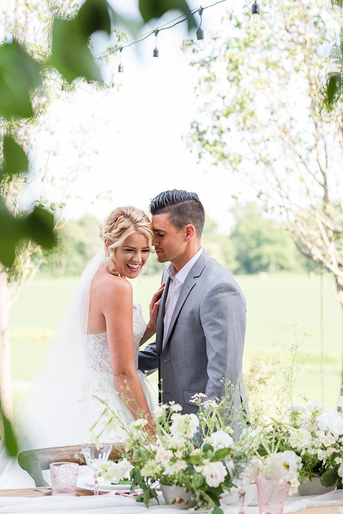 Barn Chic Romance for a Midwestern Wedding - Hey Wedding Lady