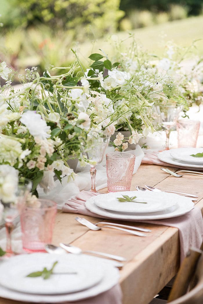 Barn Chic Romance for a Midwestern Wedding - Hey Wedding Lady