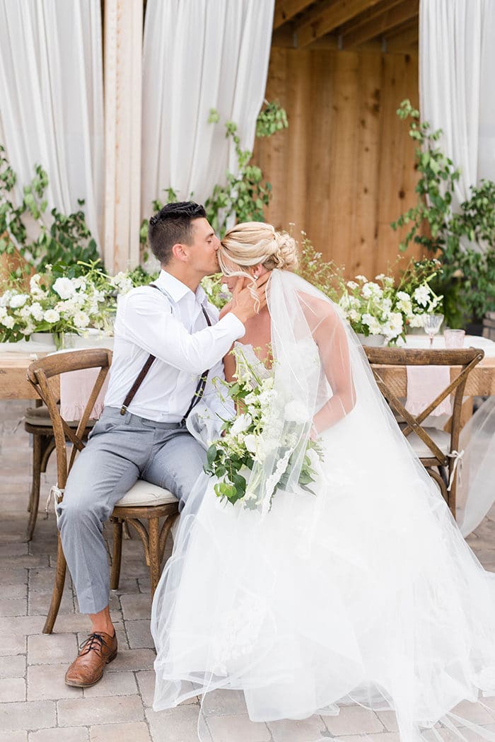 Barn Chic Romance for a Midwestern Wedding - Hey Wedding Lady