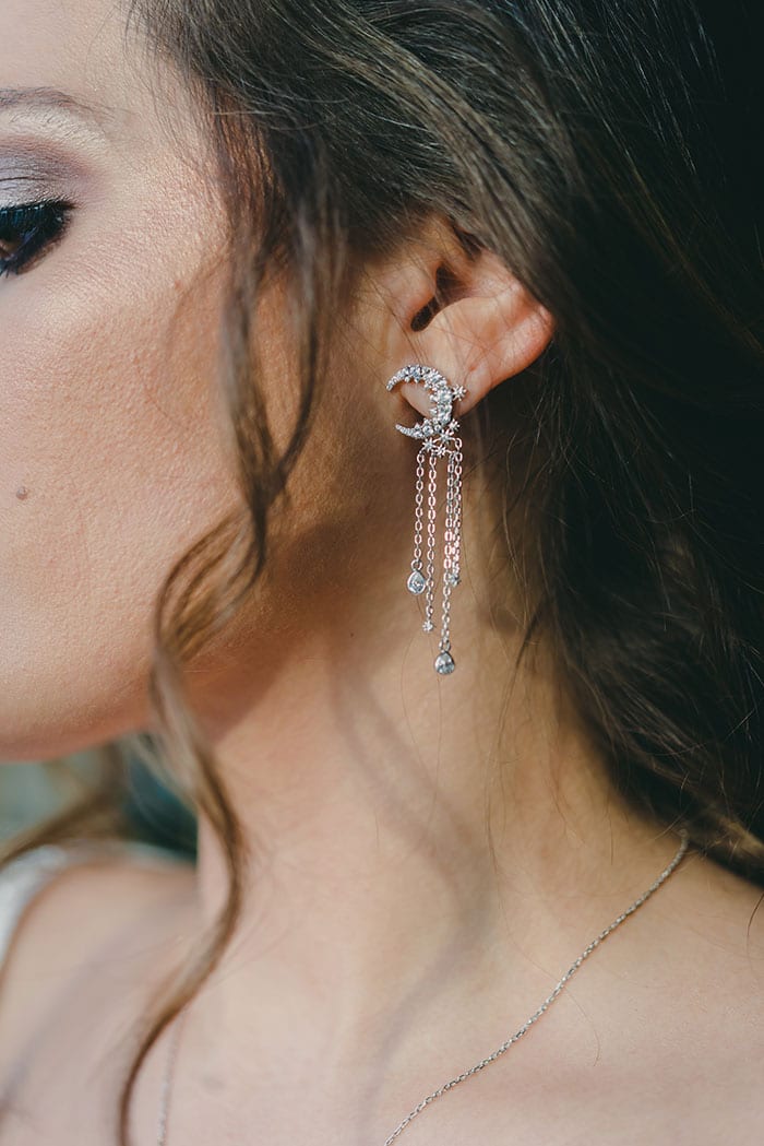 Heavenly Celestial Ideas for a Winter Sky Wedding - Hey Wedding Lady