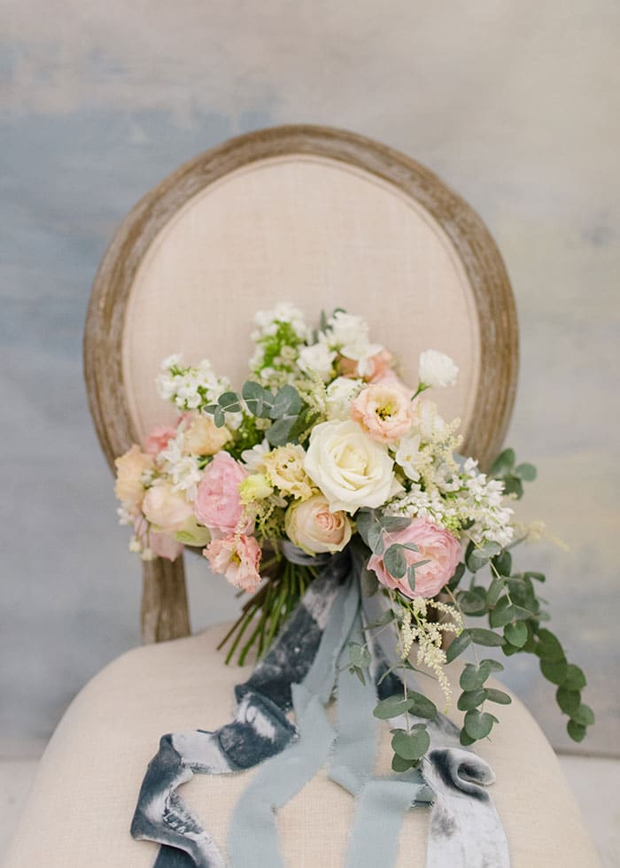 Modern Moody Blues for a Dramatic Color Palette - Hey Wedding Lady