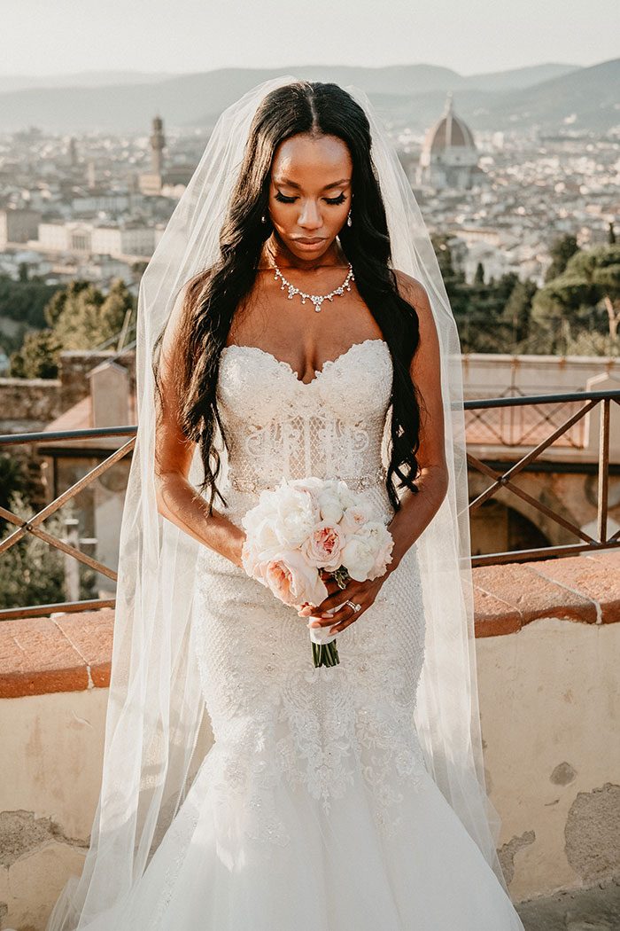 Florentine Opulence for a Gold and Champagne Wedding - Hey Wedding Lady