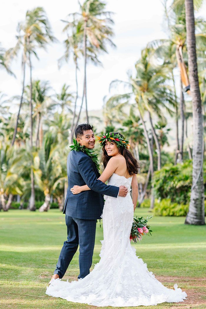 Colorful Wedding in Paradise Celebrating Hawaiian Culture - Hey Wedding ...