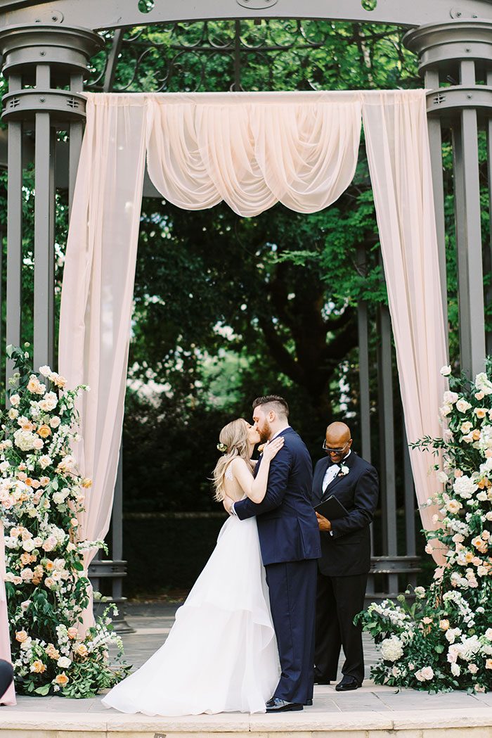 Peachy Spring Wedding Day in Dallas for a Game Loving Couple - Hey ...