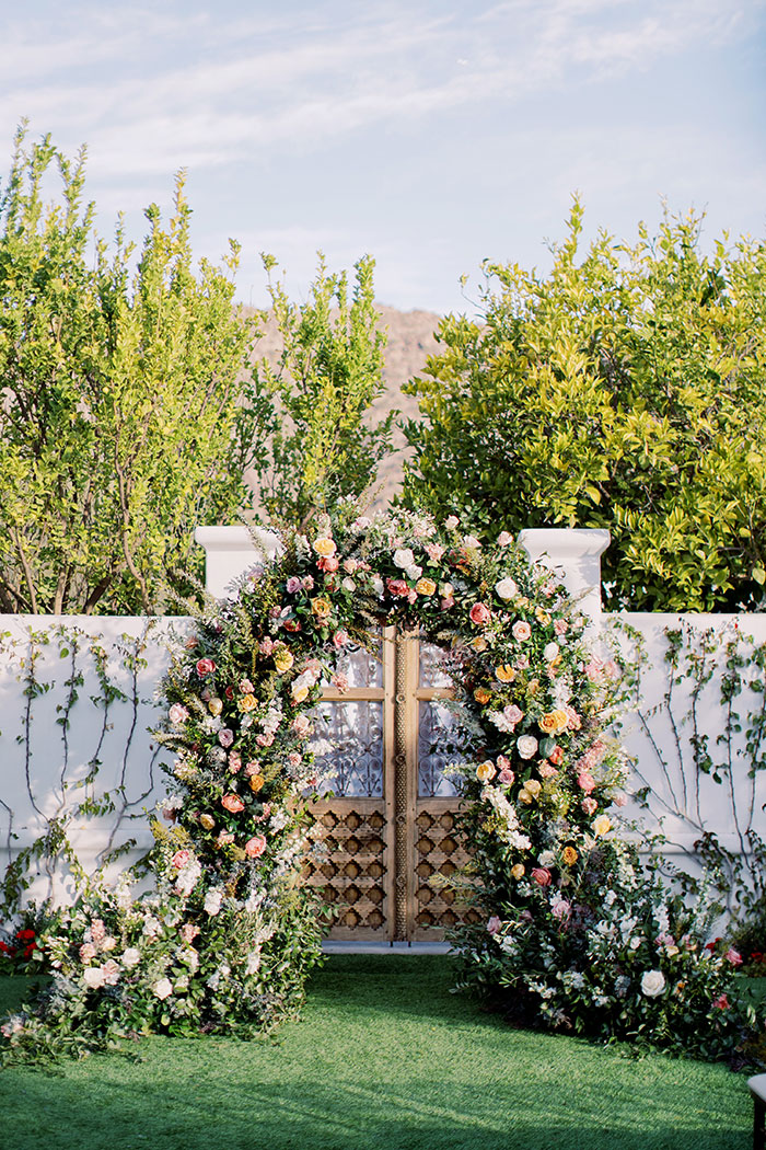 Desert Oasis Wedding Starring Sunny Yellow - Hey Wedding Lady