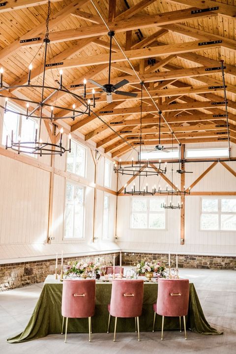 Vintage Rose Velvet Details for a Spring Barn Wedding - Hey Wedding Lady