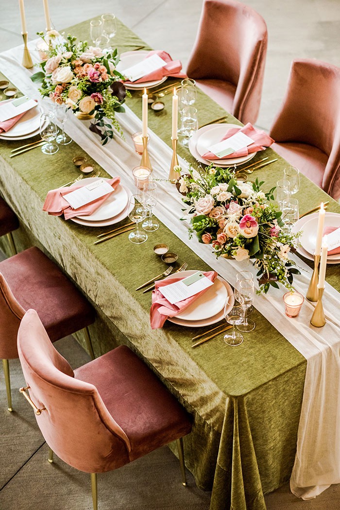 Vintage Rose Velvet Details for a Spring Barn Wedding - Hey Wedding Lady