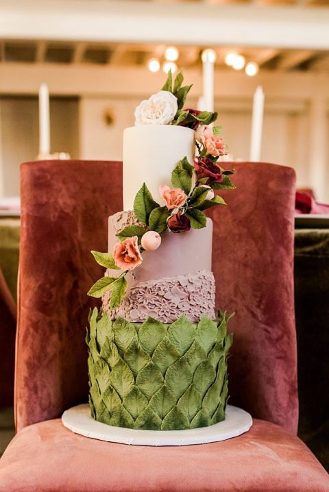 Vintage Rose Velvet Details for a Spring Barn Wedding - Hey Wedding Lady