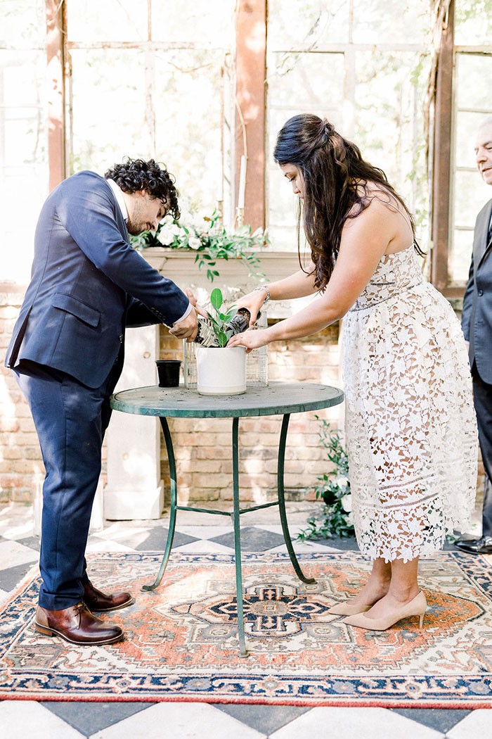 This couple rocked their Courthouse Wedding Outfits at a Vintage ...