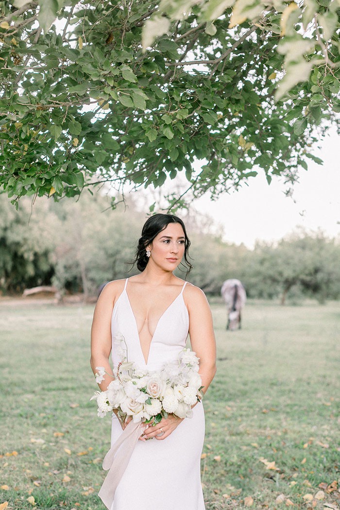 Gorgeous Gray Wedding Ideas Blend Modern Style and Organic Details ...