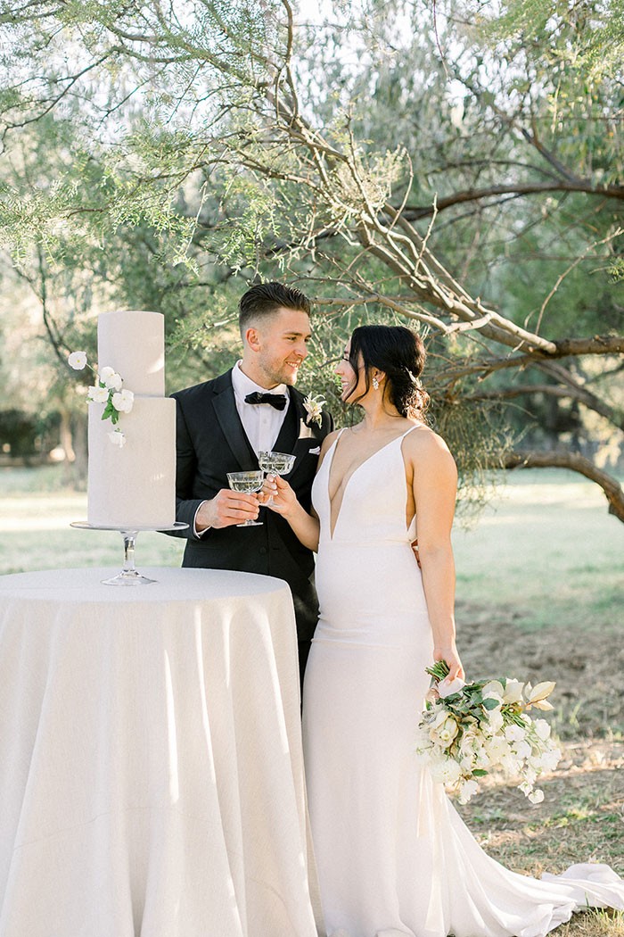 Gorgeous Gray Wedding Ideas Blend Modern Style and Organic Details ...