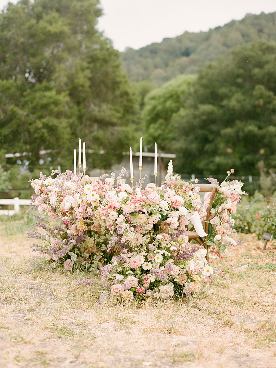 How to Elevate Rustic Wedding Flowers - Hey Wedding Lady
